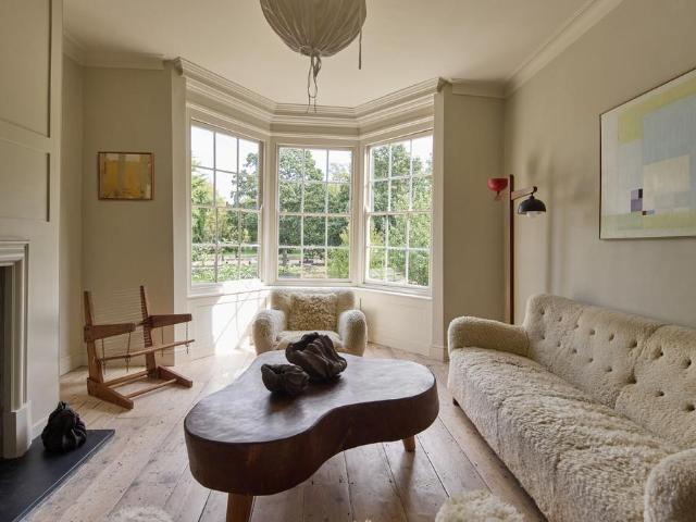 5 bedroom end of terrace house for sale