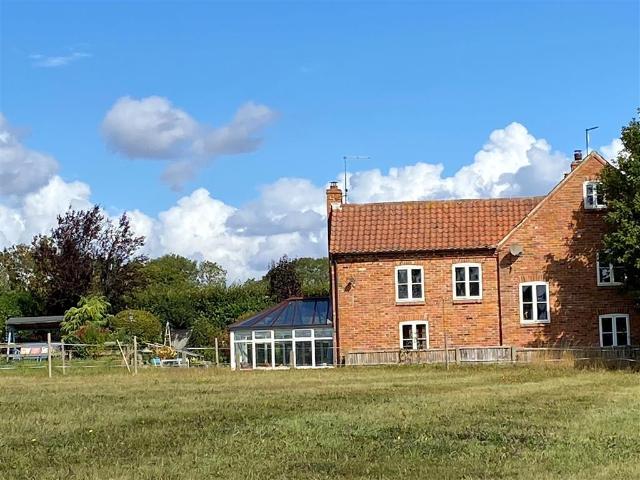 5 bedroom cottage for sale