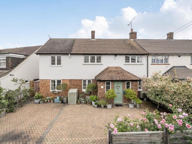 5 bedroom end of terrace house for sale