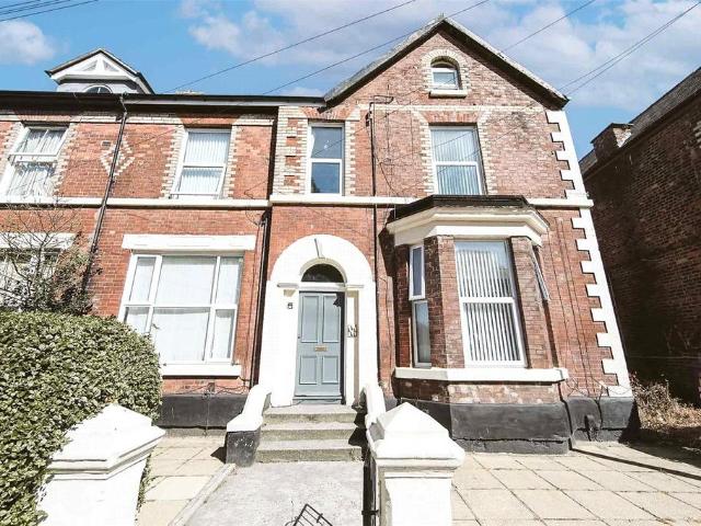 5 bedroom end of terrace house for sale
