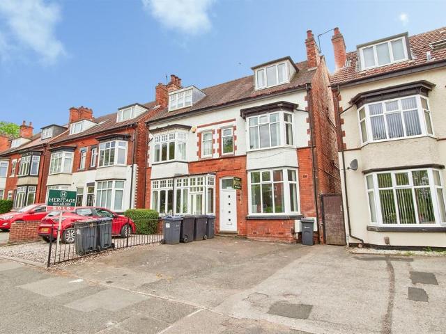5 bedroom end of terrace house for sale