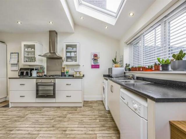 5 bedroom end of terrace house for sale in Cobden Avenue, Portsmouth, PO3