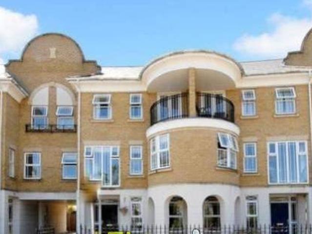 5 bedroom end of terrace house for sale in Camberley Surrey GU16 GU16