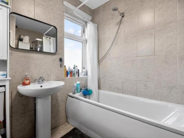 5 bedroom end of terrace house for sale in Carter Avenue, York, YO31