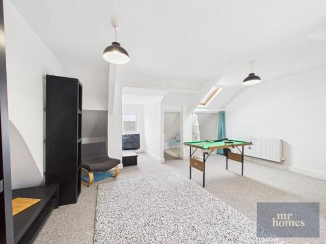 5 bedroom end of terrace house for sale in Amherst Street, Grangetown, Cardiff, CF11