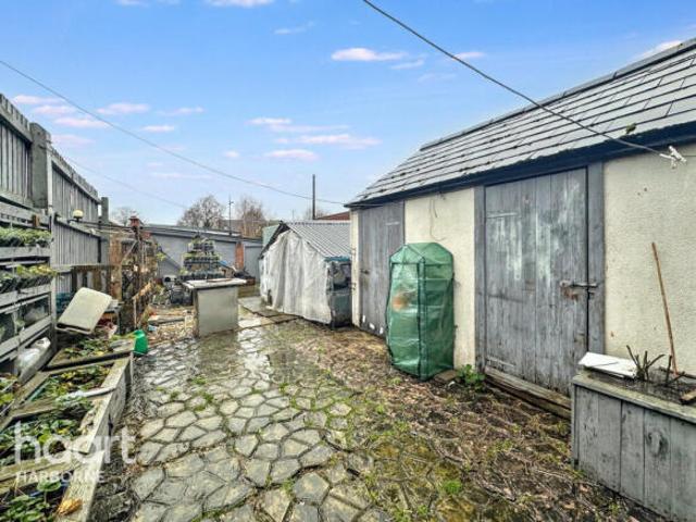 5 bedroom end of terrace house for sale in Albert Road, Stetchford, B33