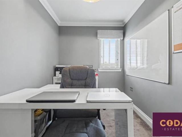 5 bedroom end of terrace house for sale in Beaufort Gardens, Bishopbriggs, Glasgow, G64