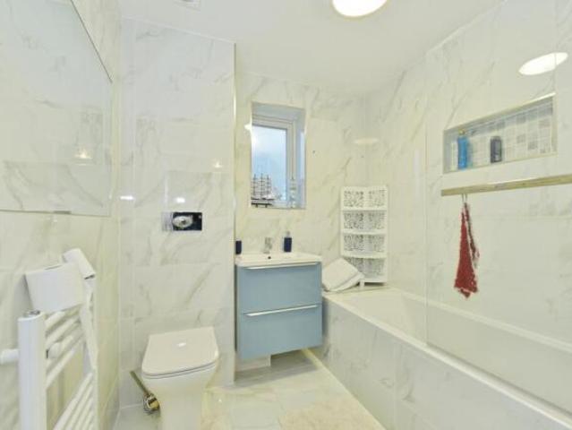 5 bedroom end of terrace house for sale in Beeches Drive, Sheffield, South Yorkshire, S2