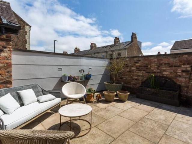5 bedroom end of terrace house for sale in Bishopthorpe Road, York, North Yorkshire, YO23