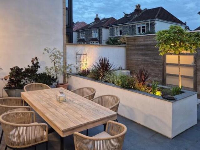 5 bedroom end of terrace house for sale in Brynland Avenue, Bristol, BS7