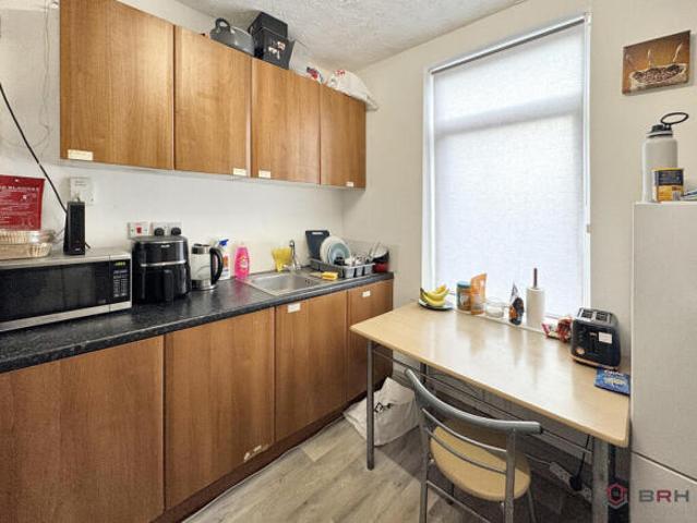 5 bedroom end of terrace house for sale in Broxholme Lane, Doncaster, DN1