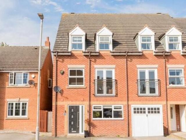 5 Bedroom End Of Terrace House For Sale In Gildersome