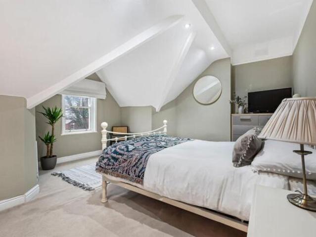 5 bedroom end of terrace house for sale in Didsbury Road, Stockport, SK4