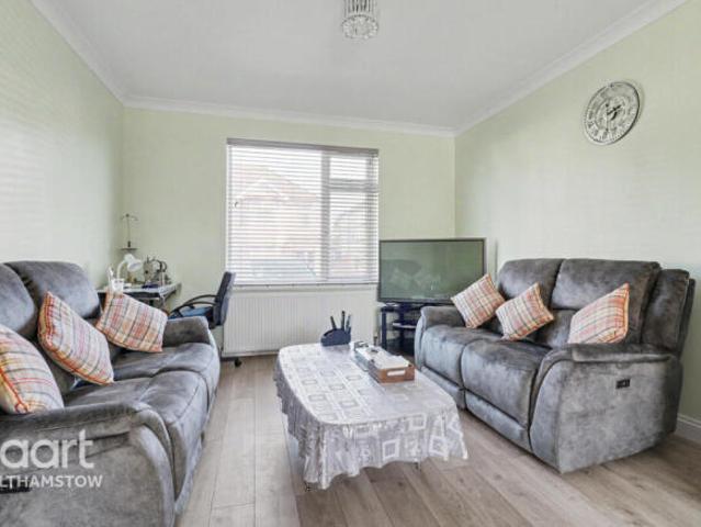 5 bedroom end of terrace house for sale in Forest View Road, Walthamstow, E17