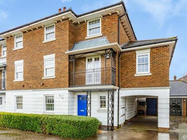 5 Bedroom End Of Terrace House For Sale In Kings Hill