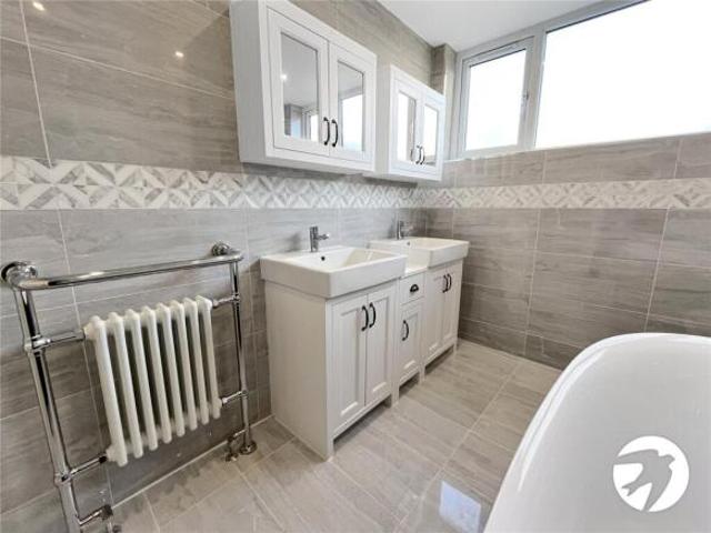 5 bedroom end of terrace house for sale in Holland Road, Maidstone, Kent, ME14