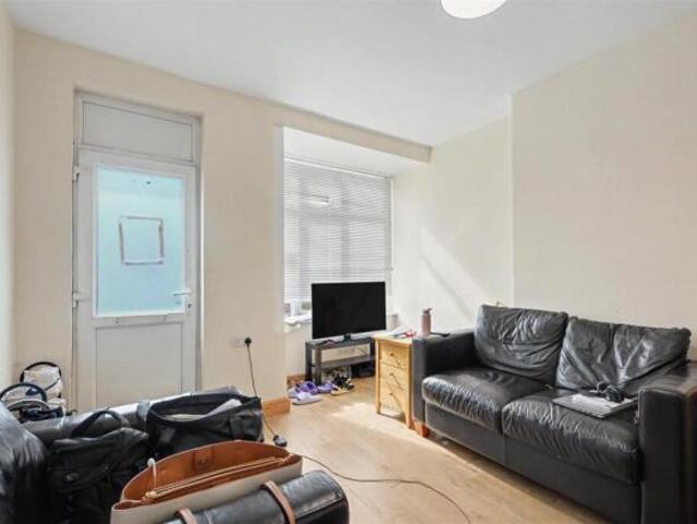 5 bedroom end of terrace house for sale in Harley Street, Nottingham, NG7