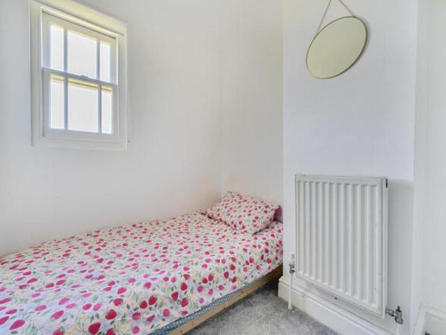 5 bedroom end of terrace house for sale in Heath Road, Barming, ME16