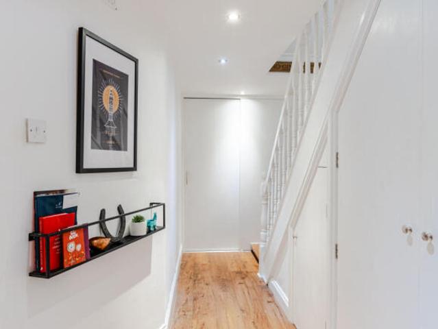5 bedroom end of terrace house for sale in Oakwood Drive, Oakwood, Leeds, LS8