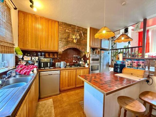 5 bedroom end of terrace house for sale in Mayfield Place, Eastbourne, East Sussex, BN22