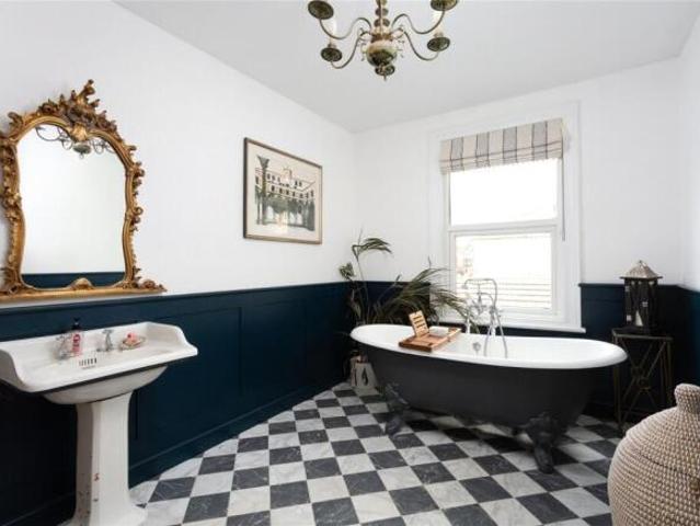5 bedroom end of terrace house for sale in Main Avenue, York, North Yorkshire, YO31