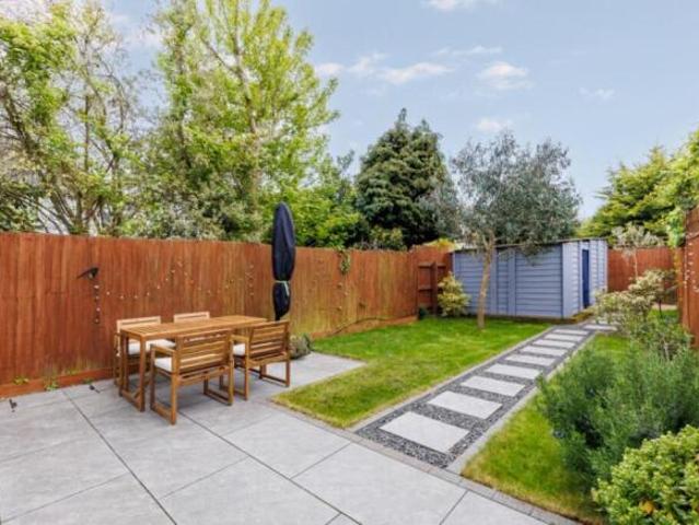 5 bedroom end of terrace house for sale in Mill Road, Twickenham, TW2