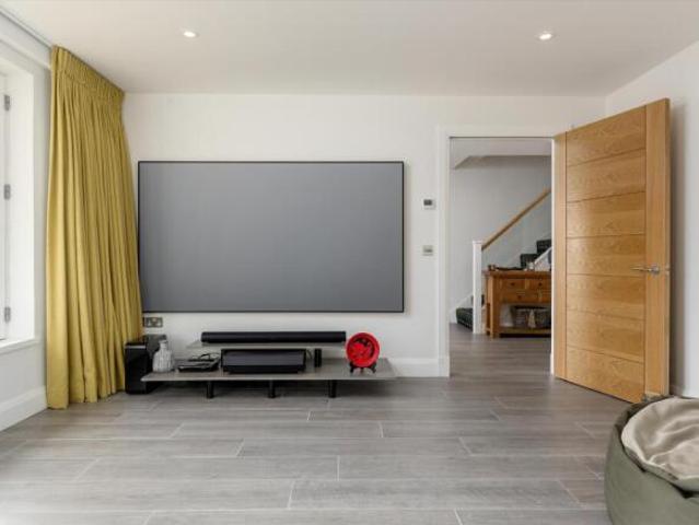 5 bedroom end of terrace house for sale in Minto Mews, Edinburgh EH9