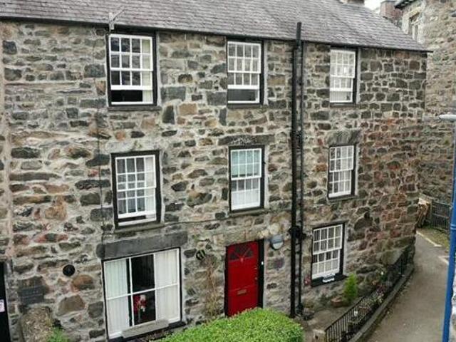 5 Bedroom End Of Terrace House For Sale In Smithfield Square, Dolgellau