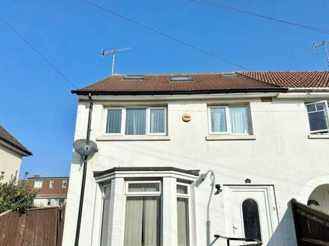 5 bedroom end of terrace house for sale in Shelldale Avenue Portslade Brighton East Sussex BN41