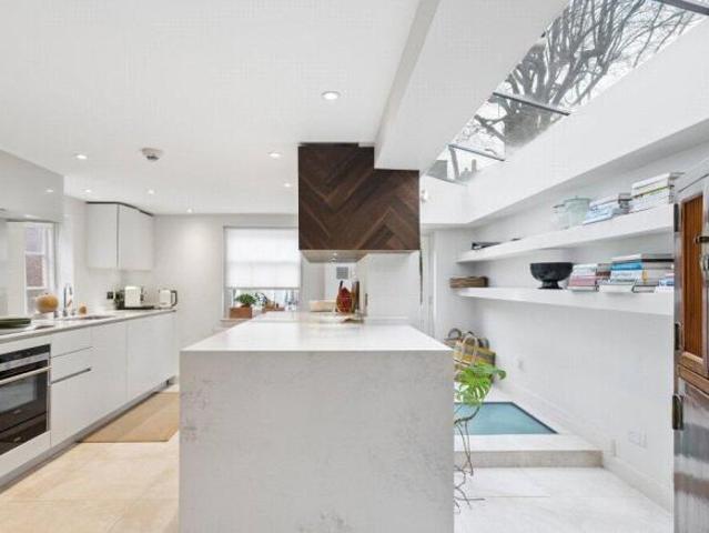5 bedroom end of terrace house for sale in St John Street, Oxford, OX1