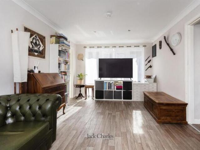 5 bedroom end of terrace house for sale in Stanley Close, Staplehurst, Tonbridge, TN12