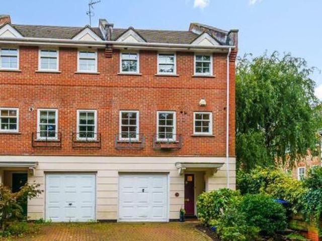5 Bedroom End Of Terrace House For Sale In Surrey