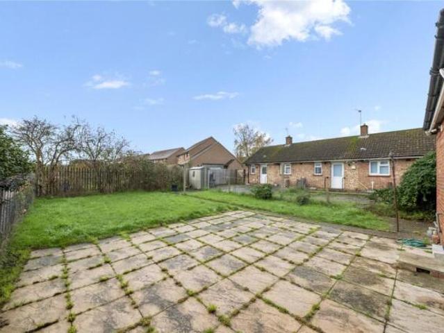 5 bedroom end of terrace house for sale in Porters Way, West Drayton, UB7