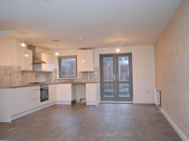 5 bedroom end of terrace house for sale in Phelps Road, Plymouth, Devon, PL1