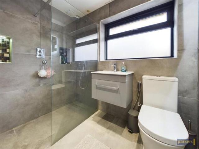 5 bedroom end of terrace house for sale in Rosedale Crescent, Earley, Reading, Berkshire, RG6