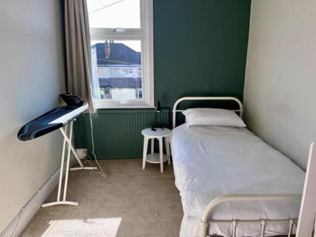 5 bedroom end of terrace house for sale in Wanlip Road, Syston, Leicester, LE7 1PA, LE7