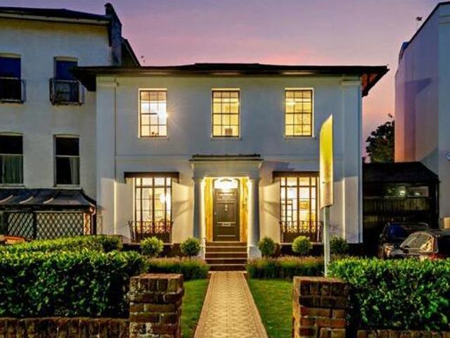 5 Bedroom End Of Terrace House For Sale In Windsor, Berkshire