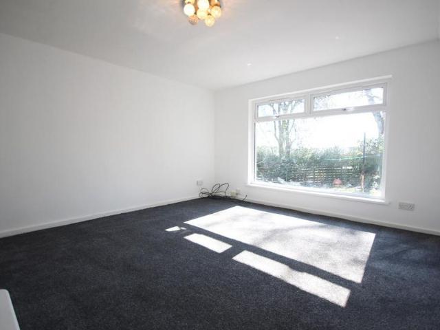 5 bedroom end of terrace house to rent