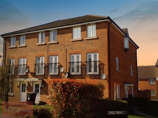 5 bedroom end of terrace house to rent