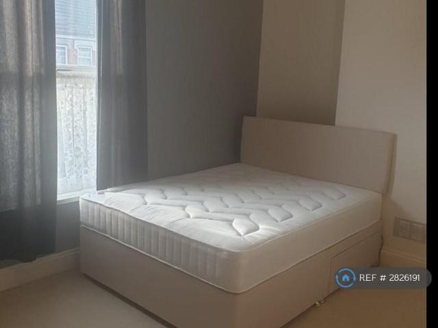 1 bedroom house share to rent
