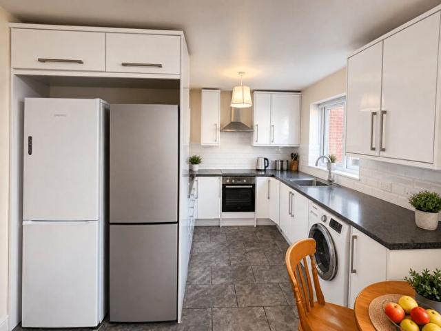 5 Bedroom End Of Terrace House To Rent In City Road, Dunkirk, Nottingham, NG7
