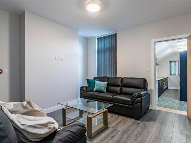 5 Bedroom End Of Terrace House To Rent In City Road, NG7