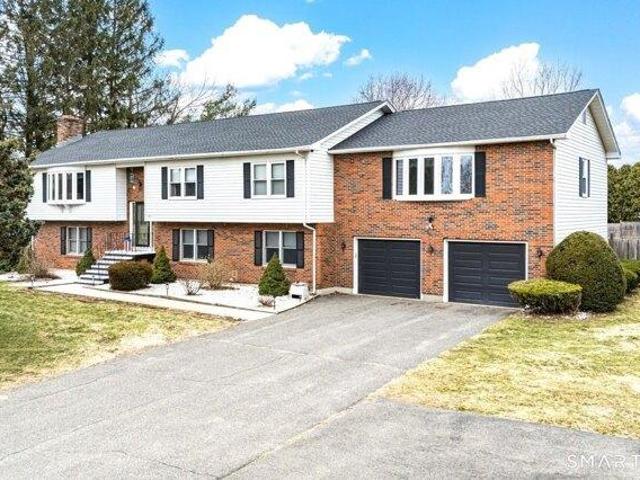 5 bedroom, Enfield CT 06082 LS103097682