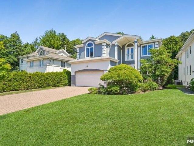 5 bedroom, Englewood Cliffs NJ 07632 104808400