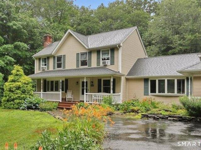 5 bedroom, East Hampton CT 06424 104688195
