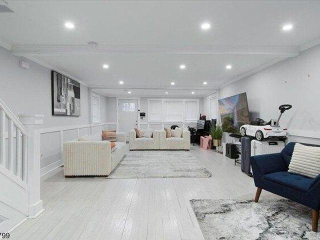 5 bedroom, East Orange NJ 07018 104810696