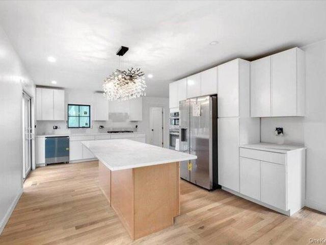 5 bedroom, Eastchester NY 10709 105203099