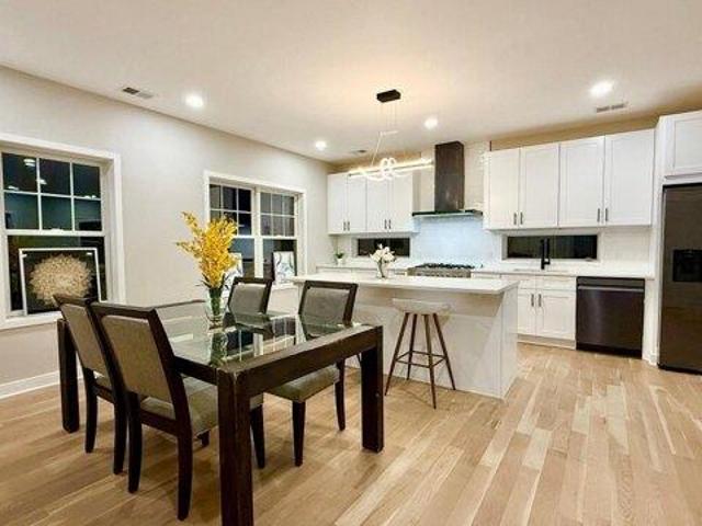 5 bedroom, Edison NJ 08817 102316767