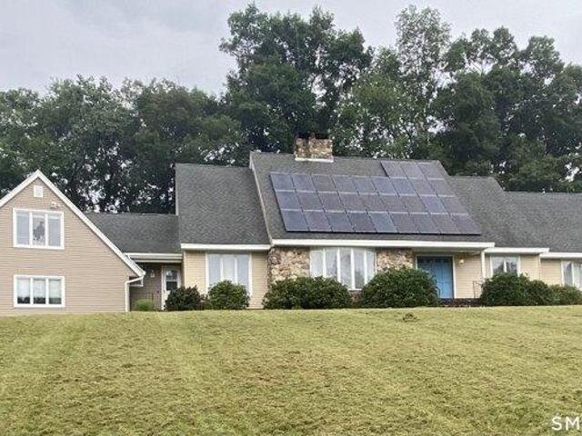 5 bedroom, Ellington CT 06029 104076282