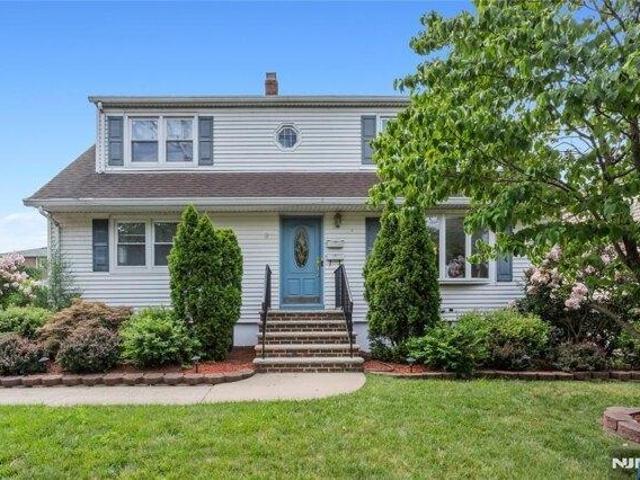 5 bedroom, Elmwood Park NJ 07407 104444485